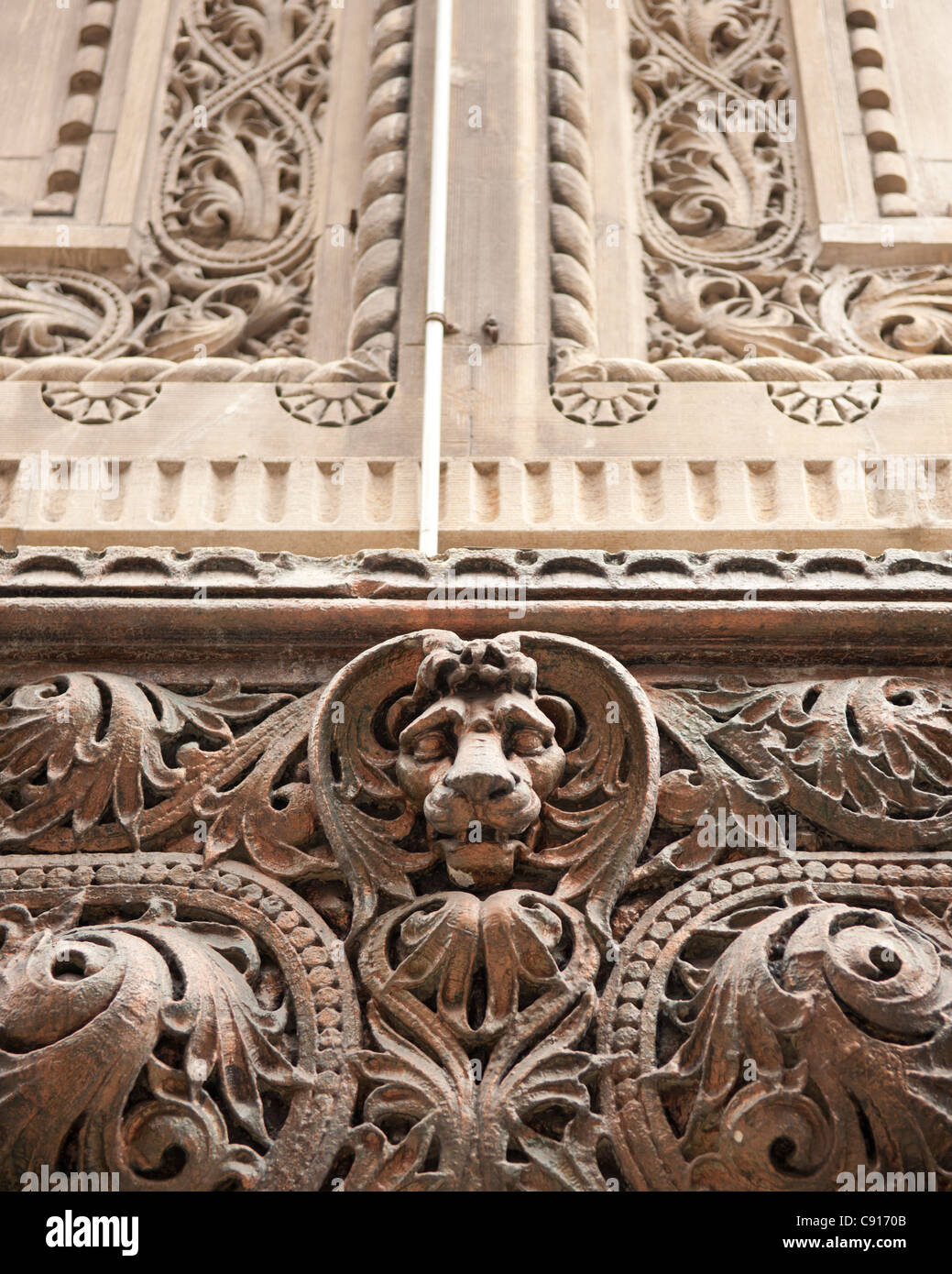 Many of New York's buildings are decorated with intricate stone masonry ...