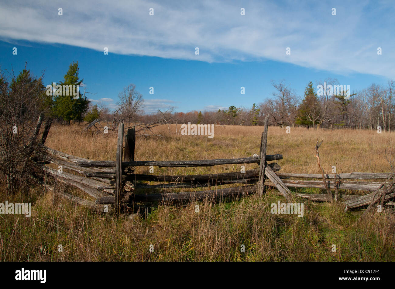 Split rail fences hi-res stock photography and images - Alamy