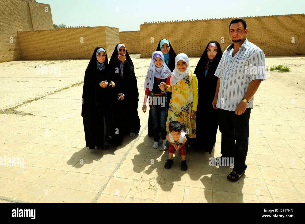Iraqi family hi-res stock photography and images - Alamy