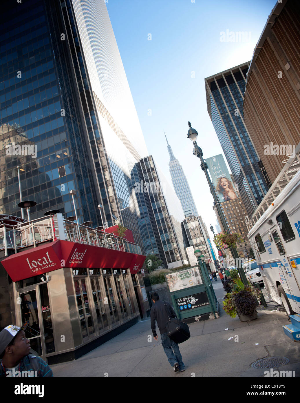 The area of Midtown Manhattan around Madison Square garden is ...