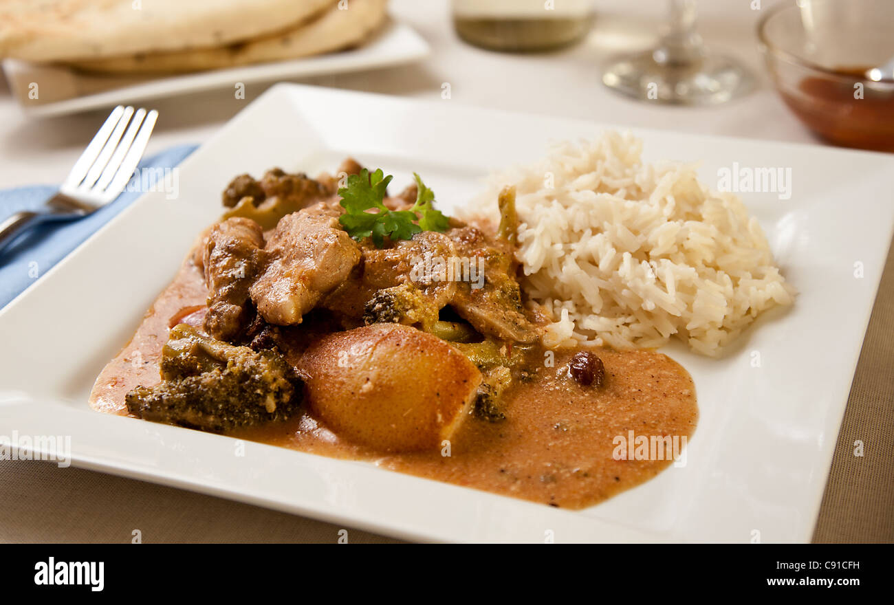Plate of curry and rice Stock Photo - Alamy