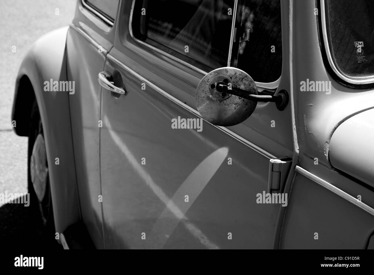 1960s volkswagen beetle side view hi-res stock photography and images ...