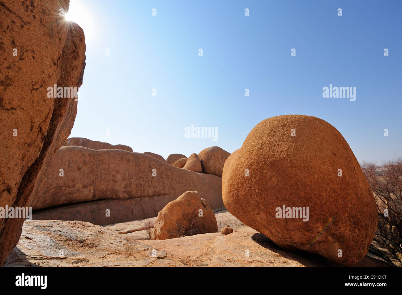 Balancing stones, desert hi-res stock photography and images - Alamy