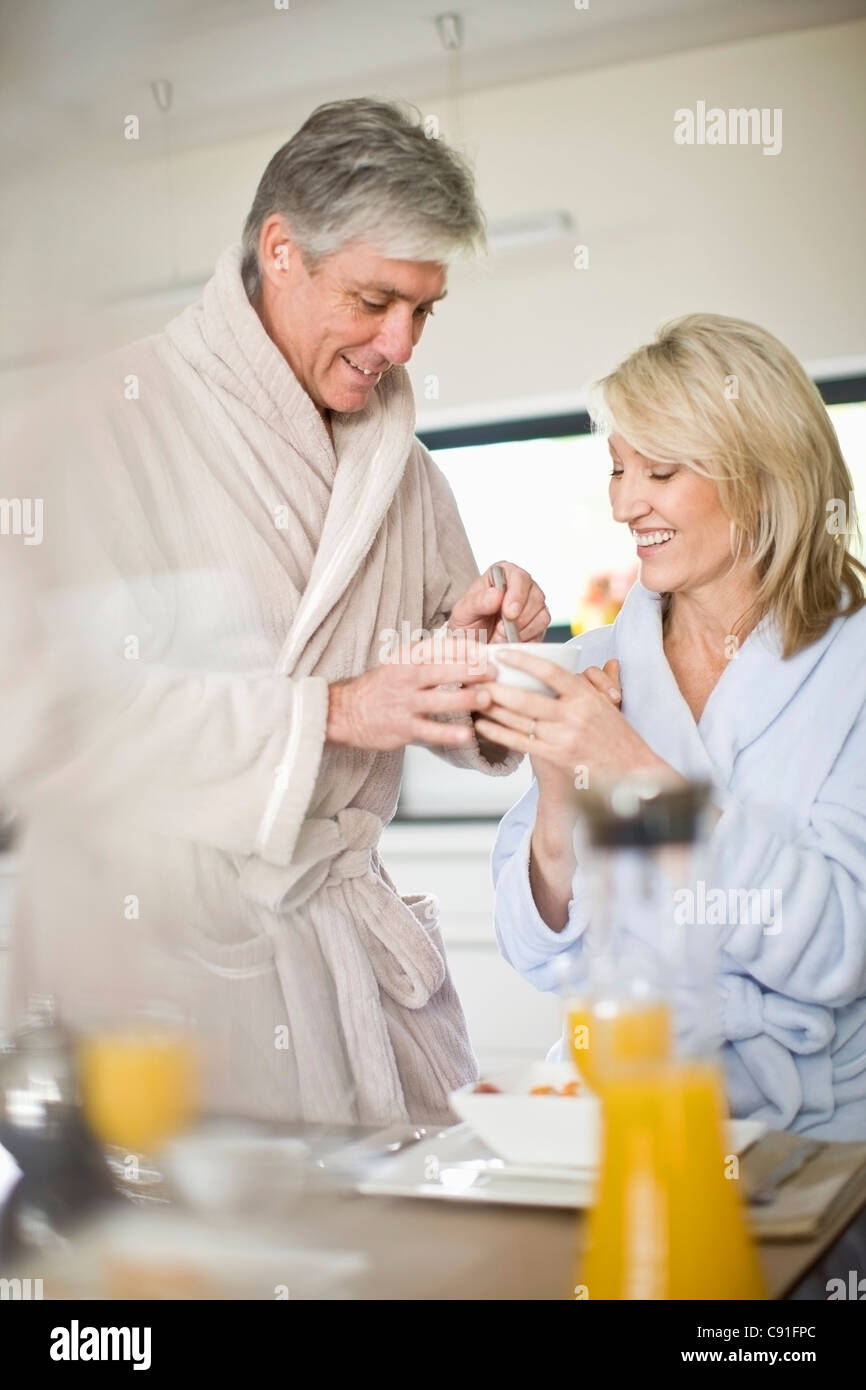 Couple eating cereal sharing hi-res stock photography and images - Alamy