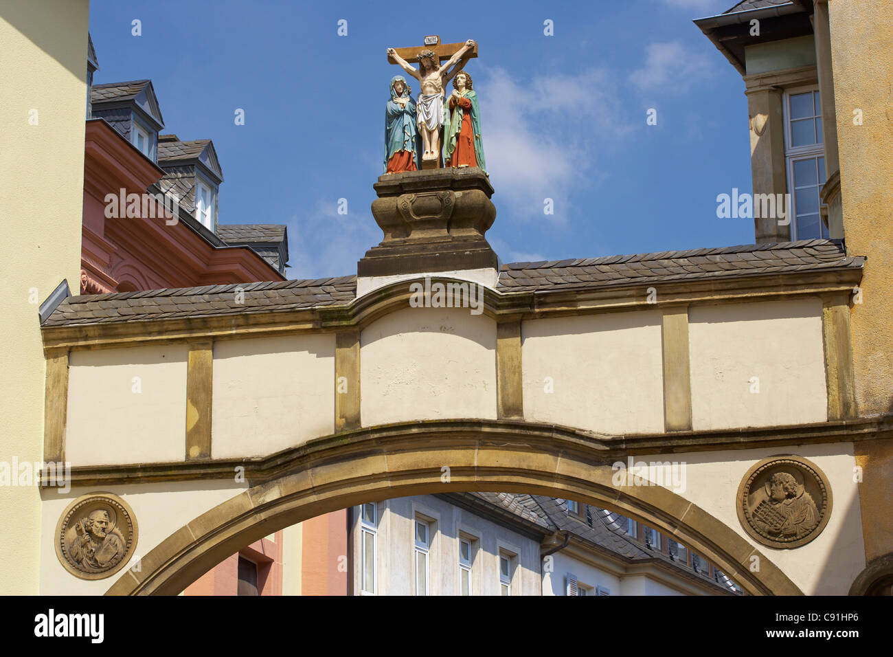 Crucification hi-res stock photography and images - Alamy
