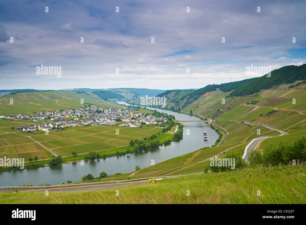 River Mosel with Trittenheim, Wine district, Rhineland-Palatinate ...