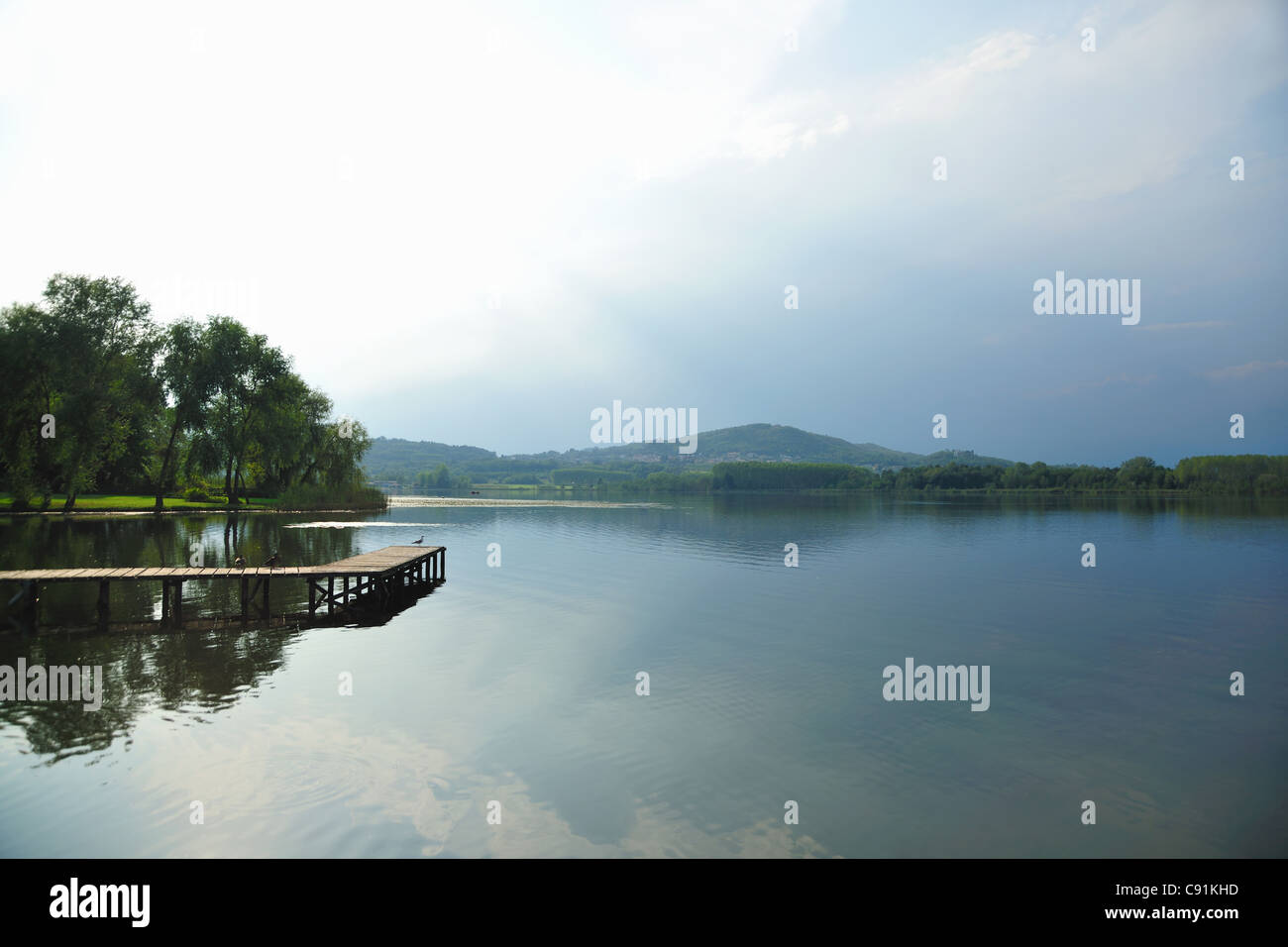 Still lake hi-res stock photography and images - Alamy
