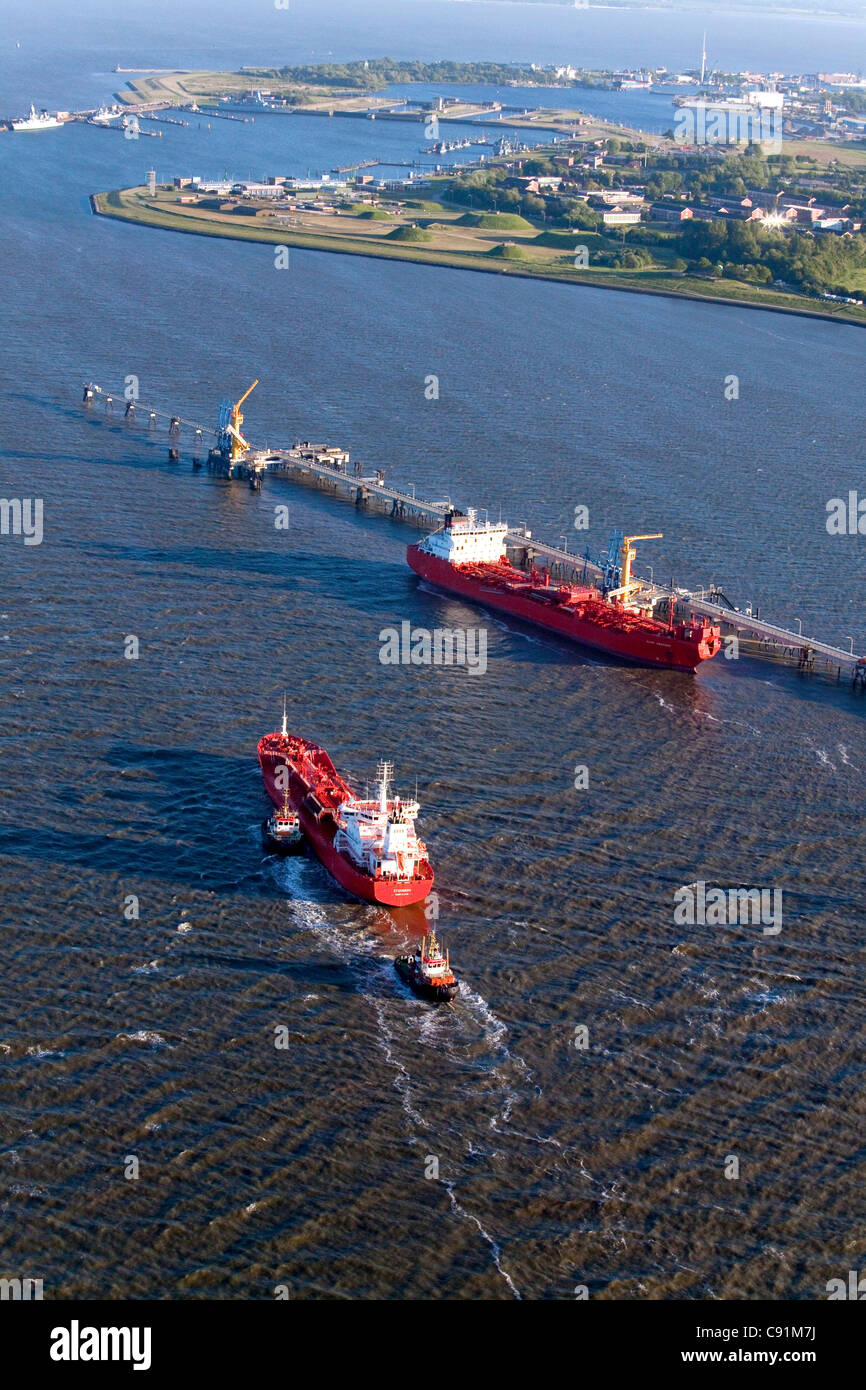 Aerial view of oil tanker hi-res stock photography and images - Alamy