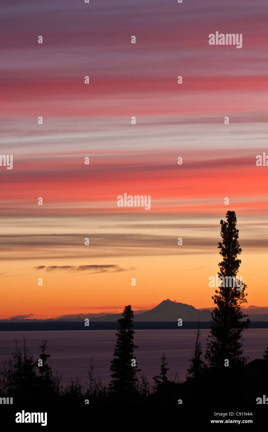 Redoubt volcano anchorage hi-res stock photography and images - Alamy