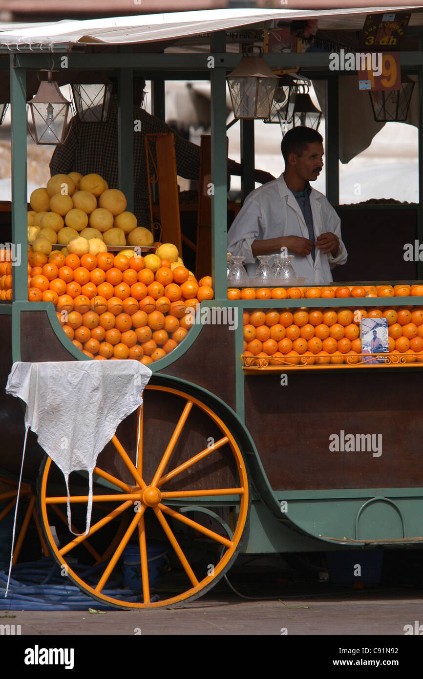 Fresh orange juice stall at Jemaa el-Fna Square in Marrakech, Morocco ...