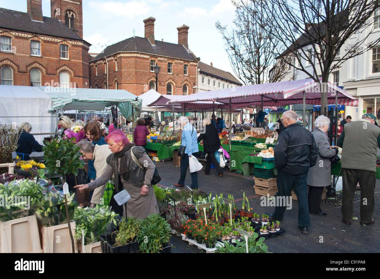 A busy market day Stock Photo - Alamy