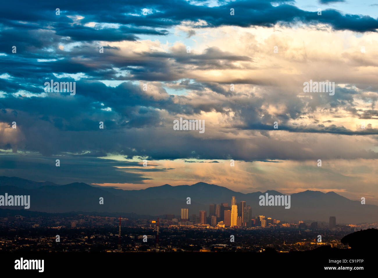 Aerial sunset los angeles city hi-res stock photography and images - Alamy