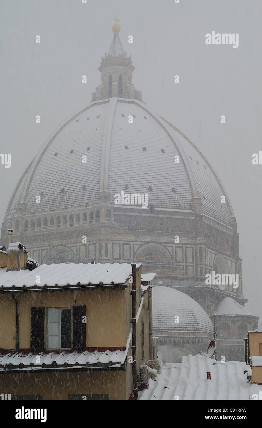 Duomo florence snow hi-res stock photography and images - Alamy