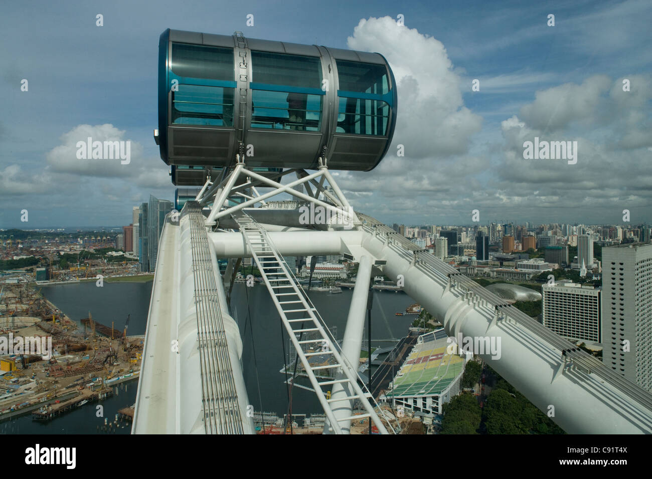Singapore Flyer pod & views of city across Marina Bay Stock Photo - Alamy