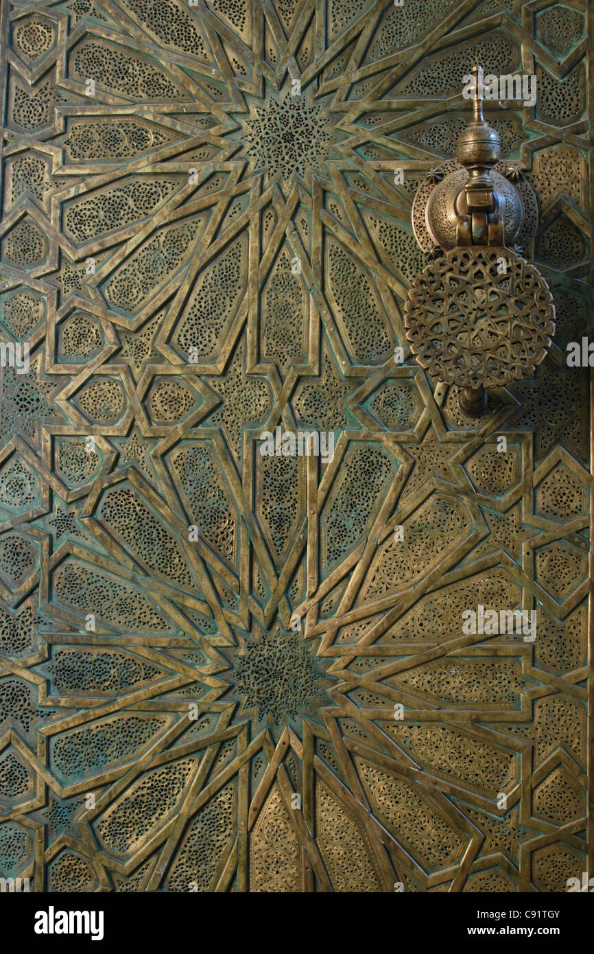 Moroccan madrassah architecture hi-res stock photography and images - Alamy