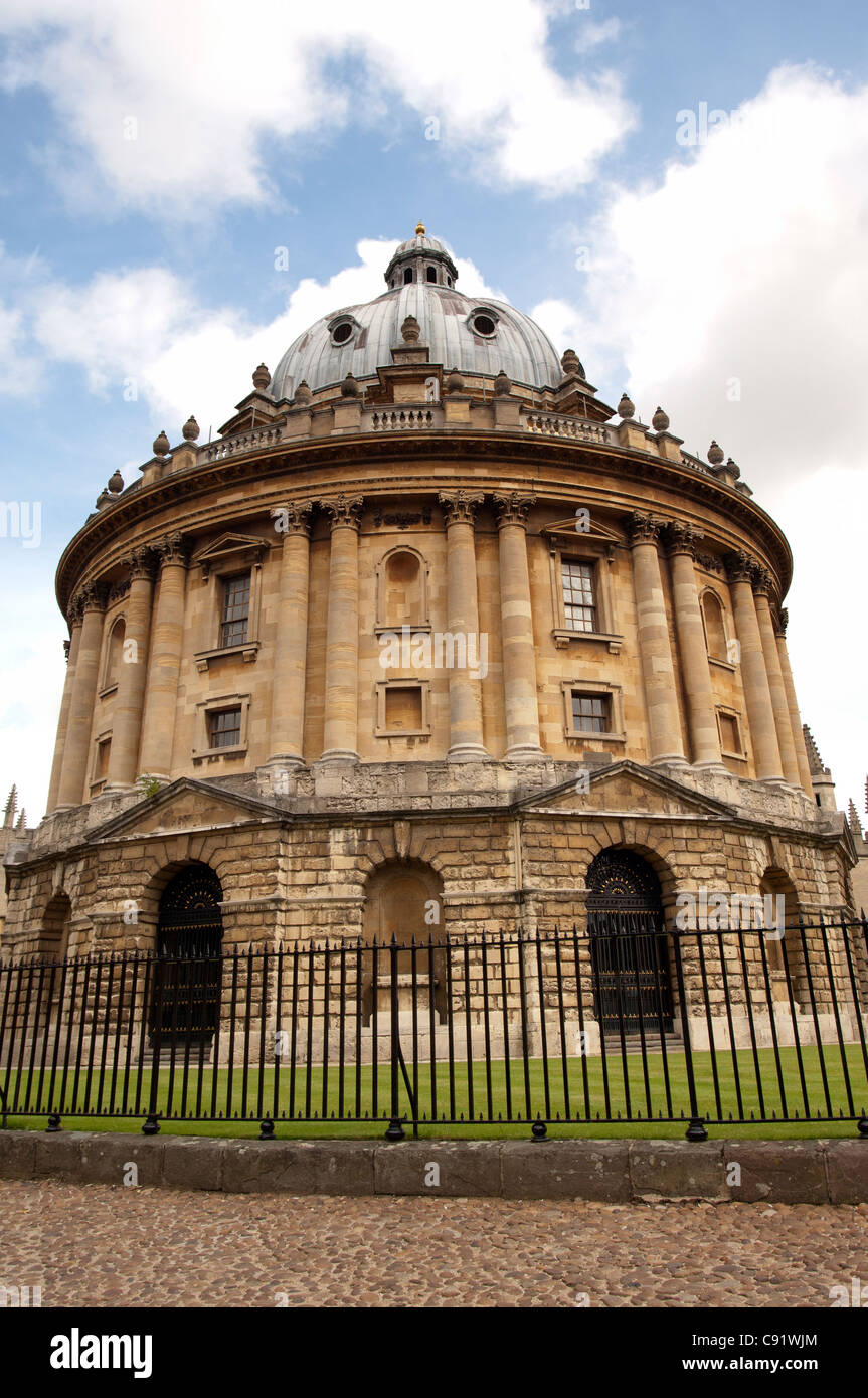 The Radcliffe Camera is an iconic building designed by James Gibbs in ...