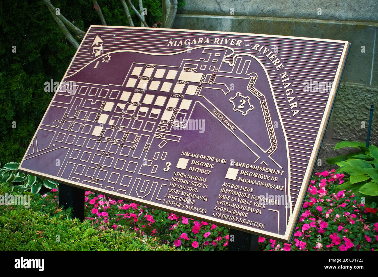 Historical information plaque hi-res stock photography and images - Alamy