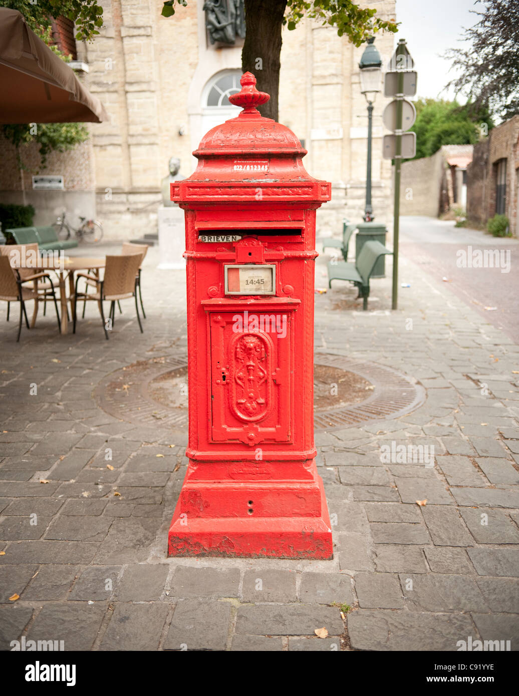 Postbox in bruges hi-res stock photography and images - Alamy