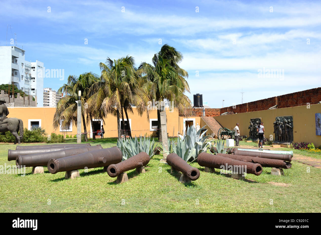 Portuguese colonial building maputo mozambique hi-res stock photography ...