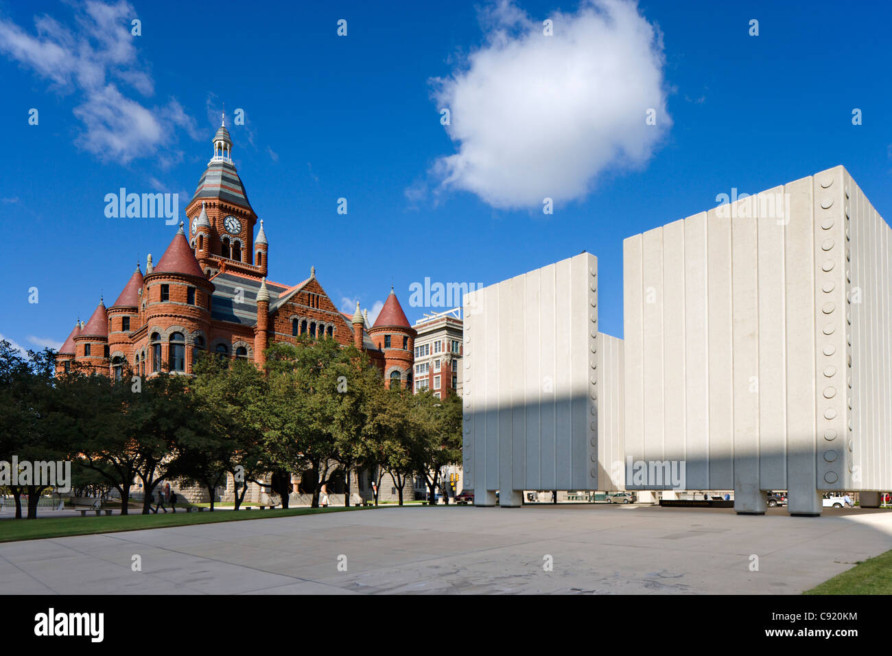 The John F Kennedy Memorial with the Old Red Courthouse behind, John F ...