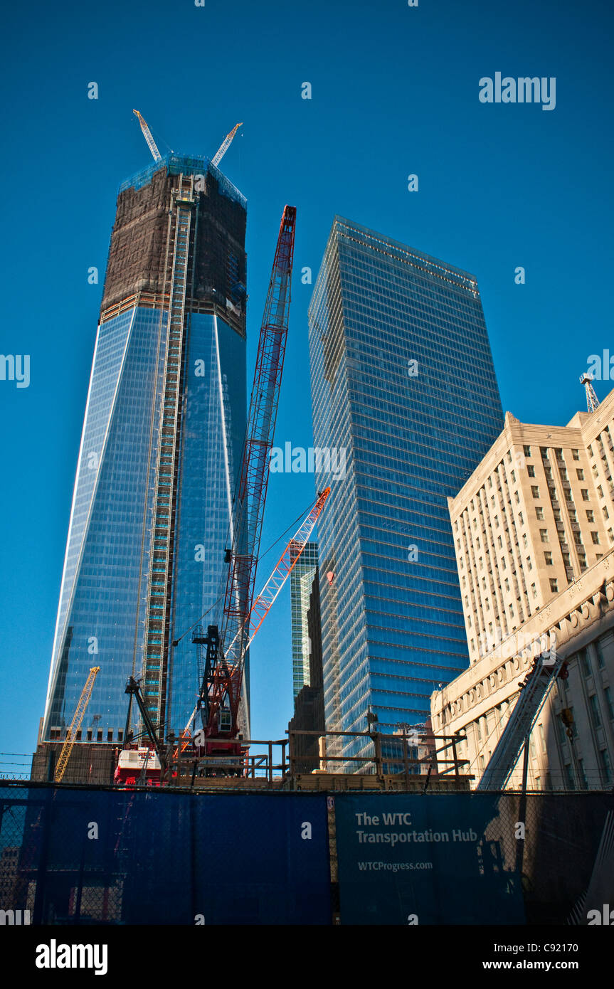 Construction of new Freedom Towers at site of World Trade Center ...