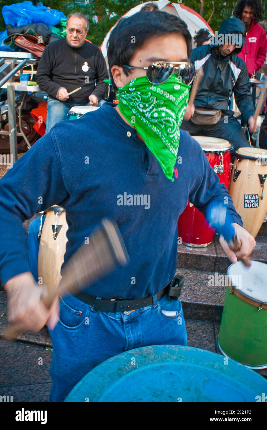 Occupy Wall Street OWS protest demonstration, Zuccotti Park, Manhattan ...
