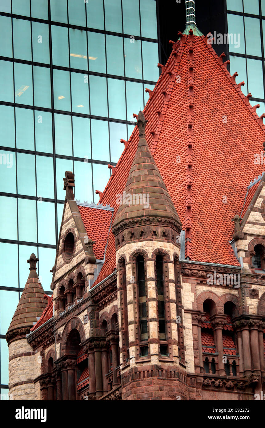 John hancock tower trinity church hi-res stock photography and images ...