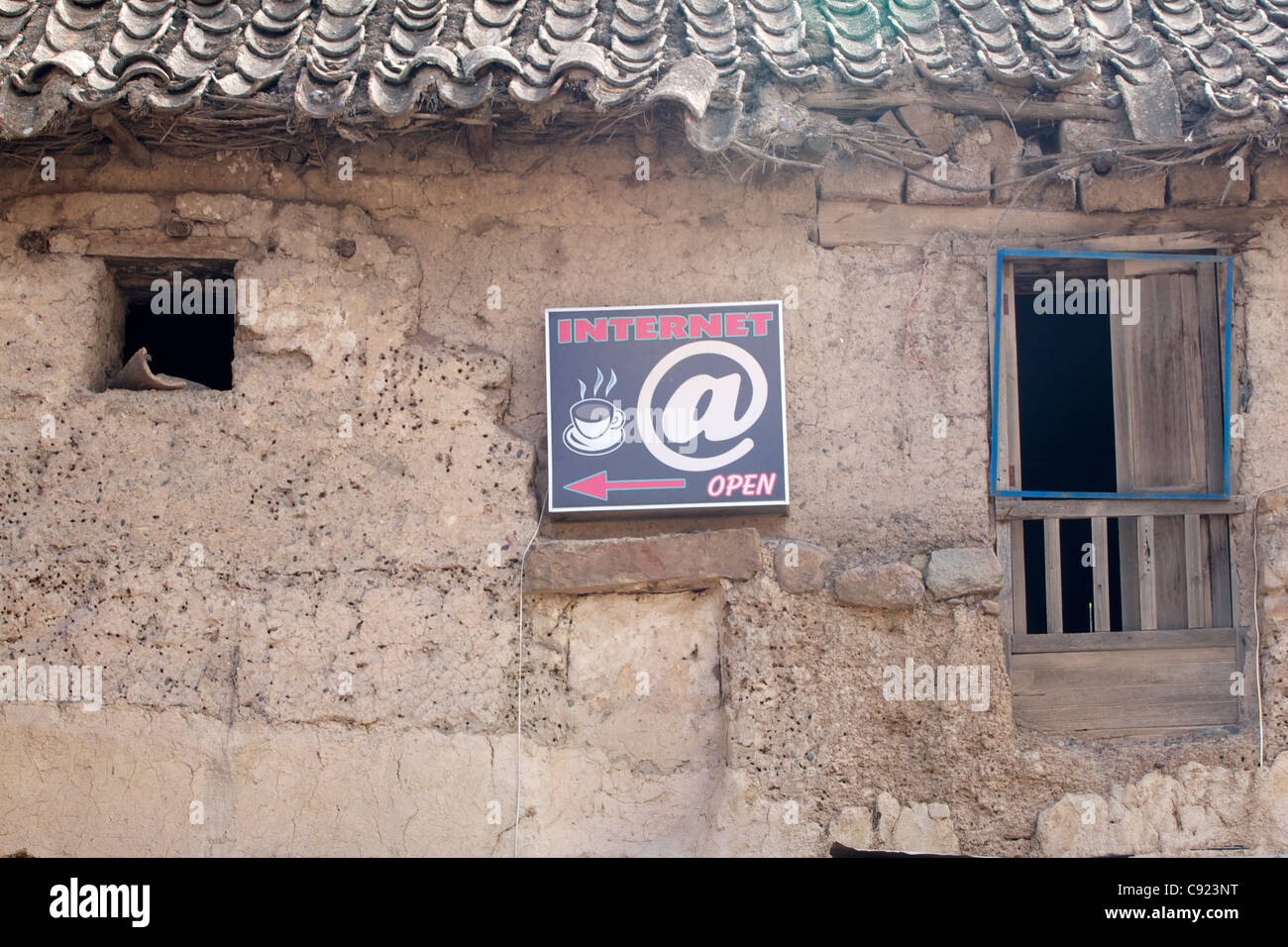 Internet cafe peru hi-res stock photography and images - Alamy