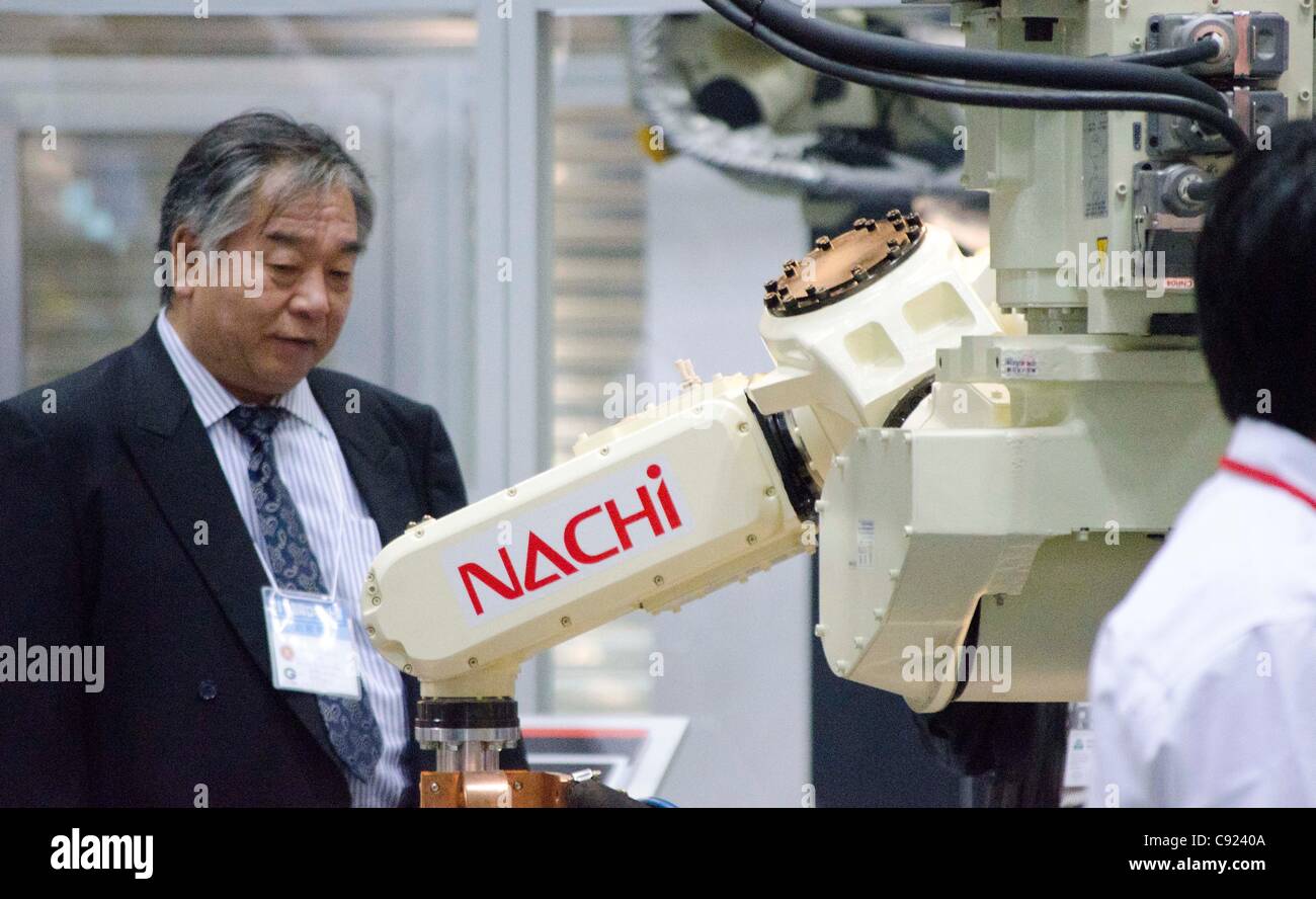 November 9th, 2011 : Tokyo, Japan â A newly invented robot performs ...