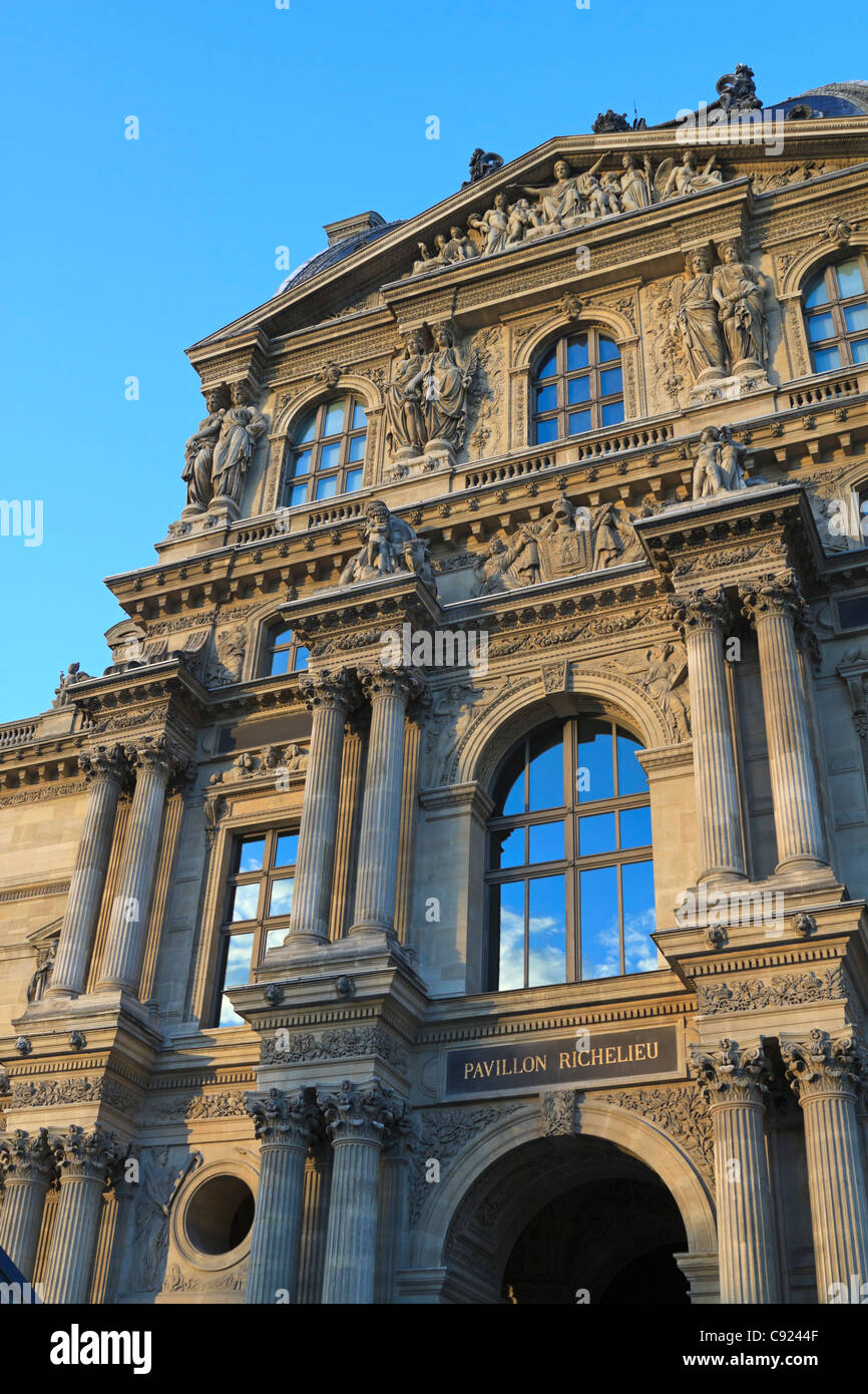 Richelieu wing of the musee du louvre hi-res stock photography and ...