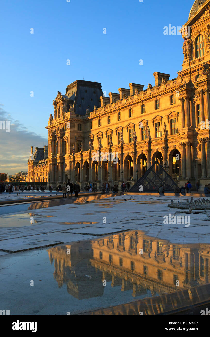 Louvre paris richelieu hi-res stock photography and images - Alamy