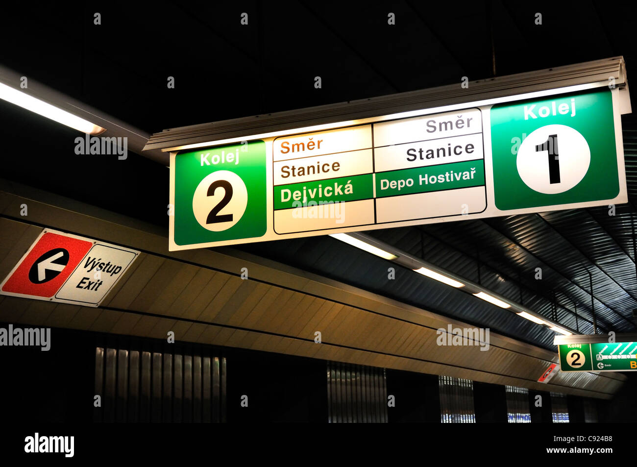 Public transport signs hi-res stock photography and images - Alamy