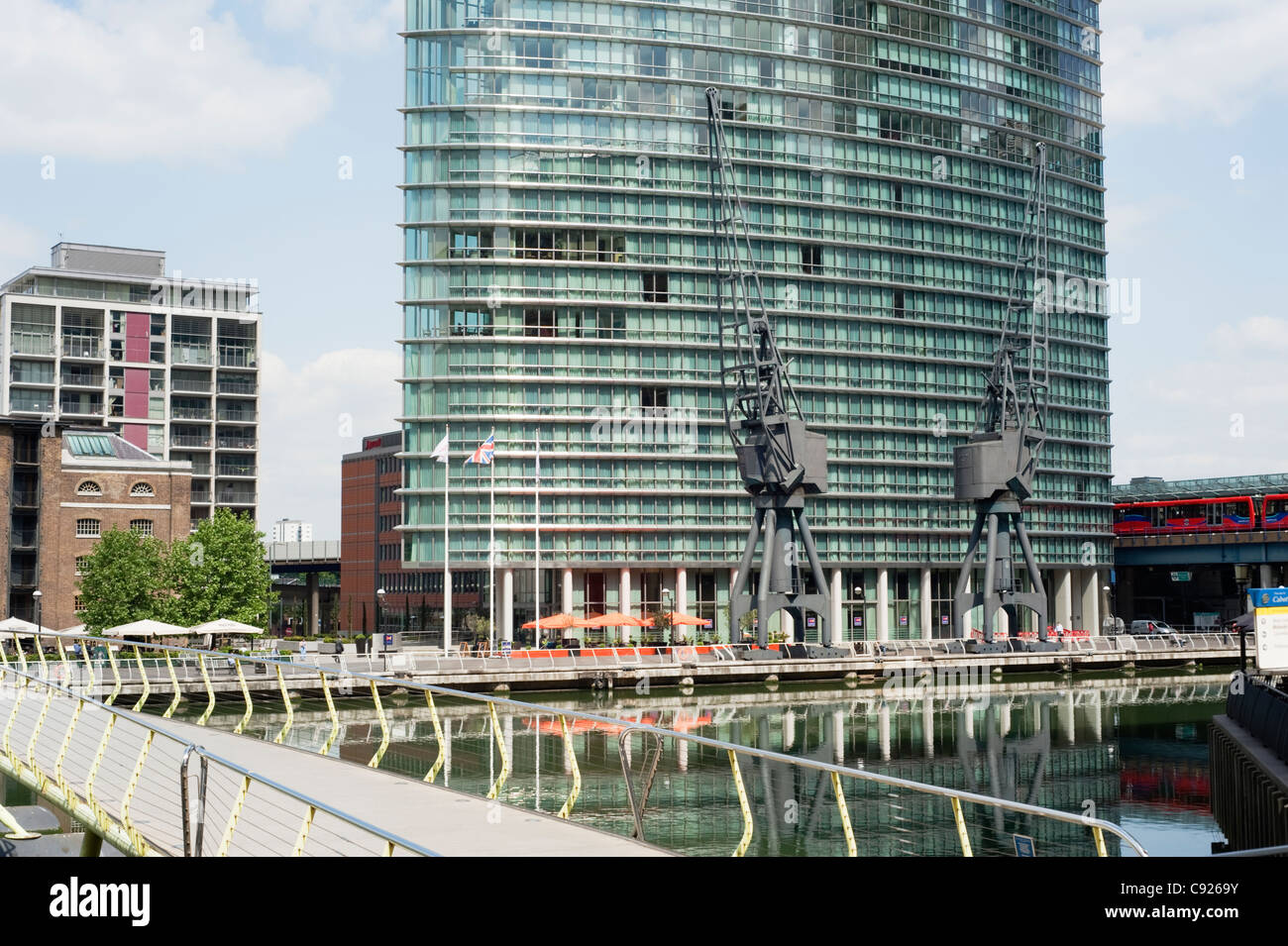 Pontoon bridge hi-res stock photography and images - Alamy