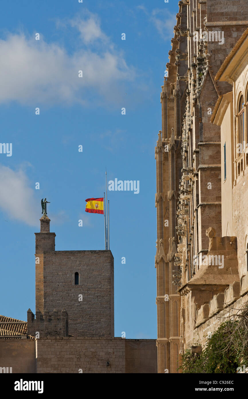 Cathedral side view catedral hi-res stock photography and images - Alamy