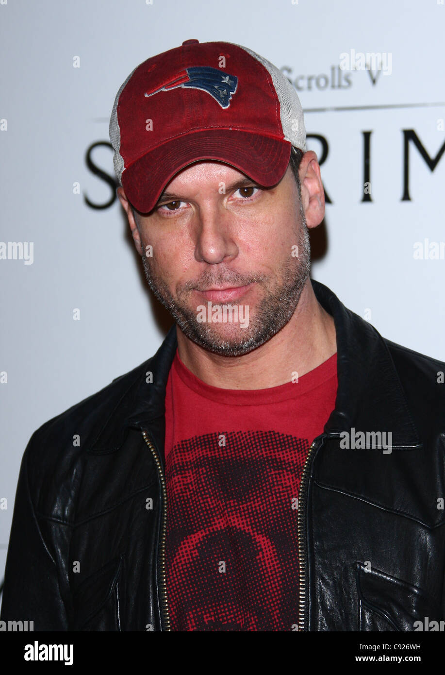 DANE COOK THE ELDER SCROLLS V: SKYRIM. VIDEO GAME LAUNCH PARTY DOWNTOWN ...