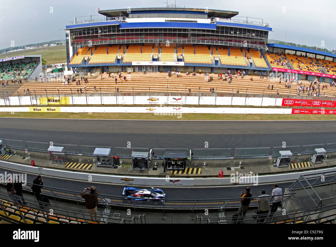 Le Mans Grandstand High Resolution Stock Photography and Images - Alamy