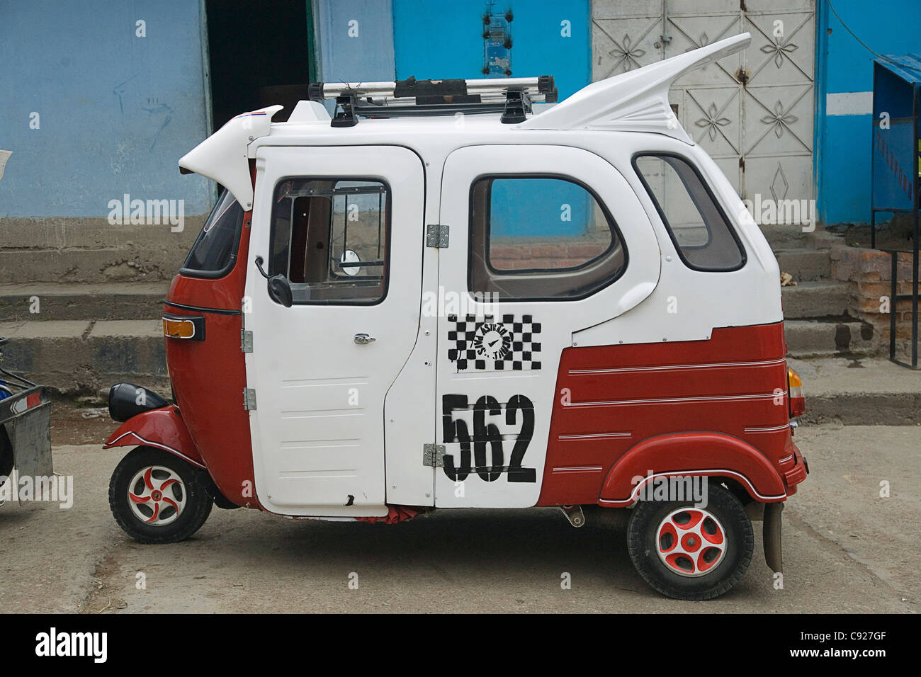 Three wheeled vehicle hi-res stock photography and images - Alamy