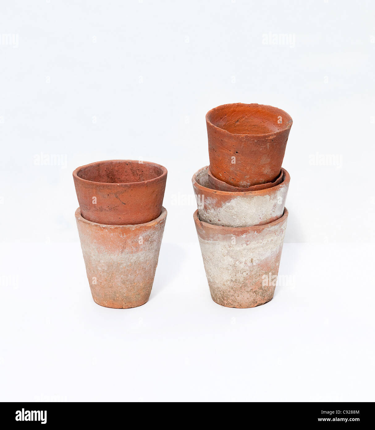 Medium plant pots hi-res stock photography and images - Alamy