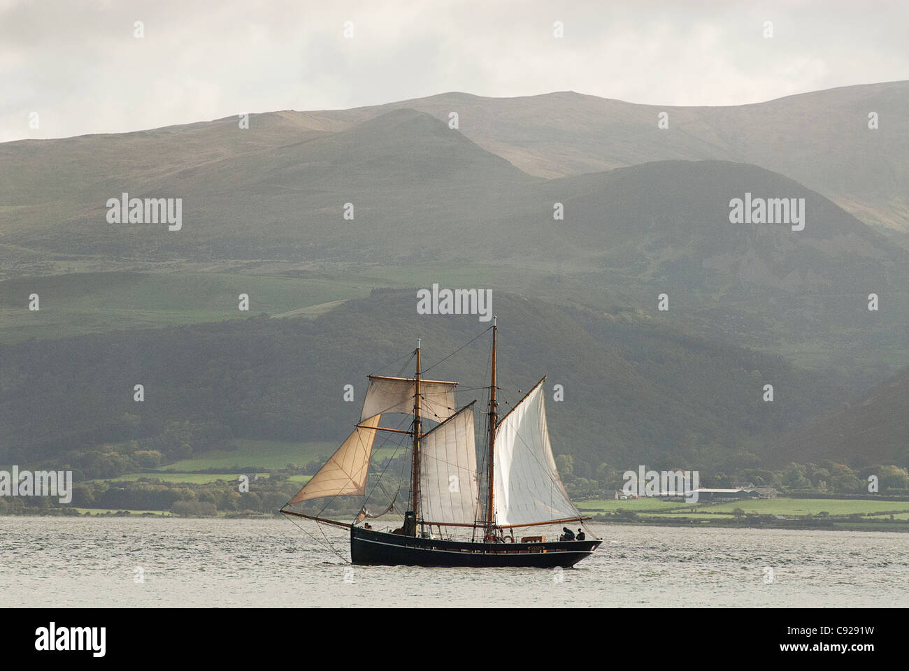 Great Britain, Wales, boat sailing in Menai Straits Stock Photo - Alamy