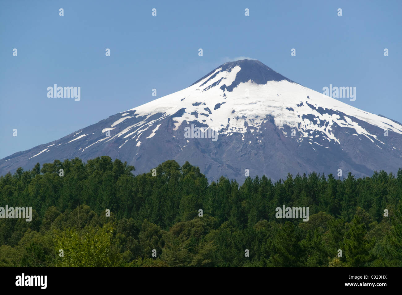 Snow capped volcanoes hi-res stock photography and images - Alamy