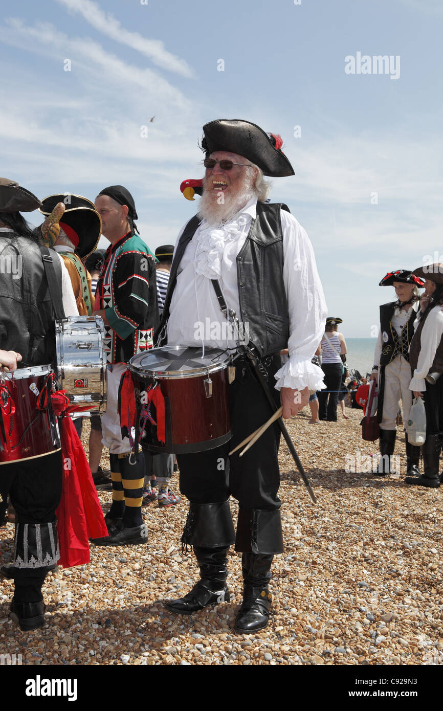 Peg leg pirate hi-res stock photography and images - Alamy