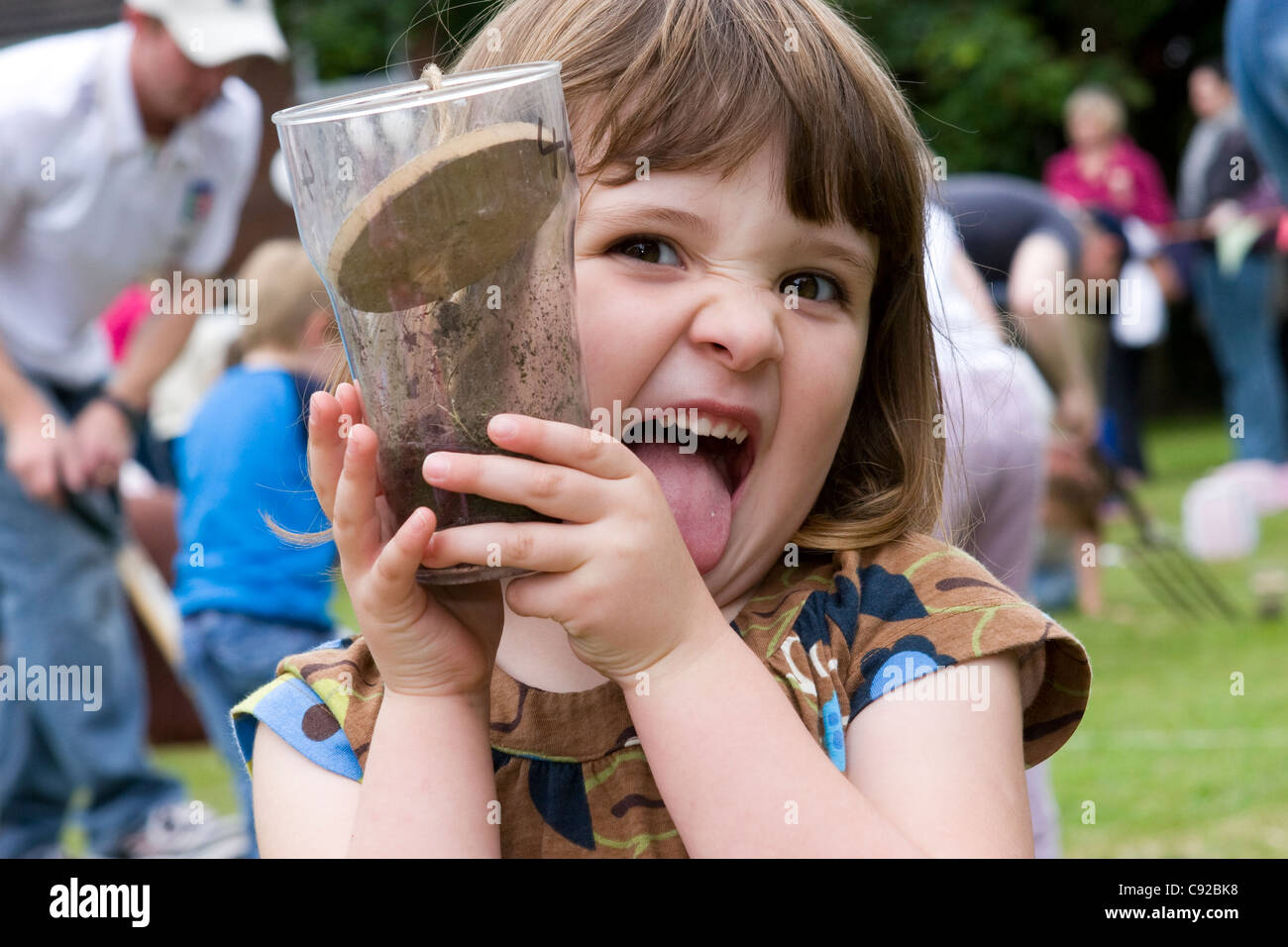 Worm fiddling hi-res stock photography and images - Alamy