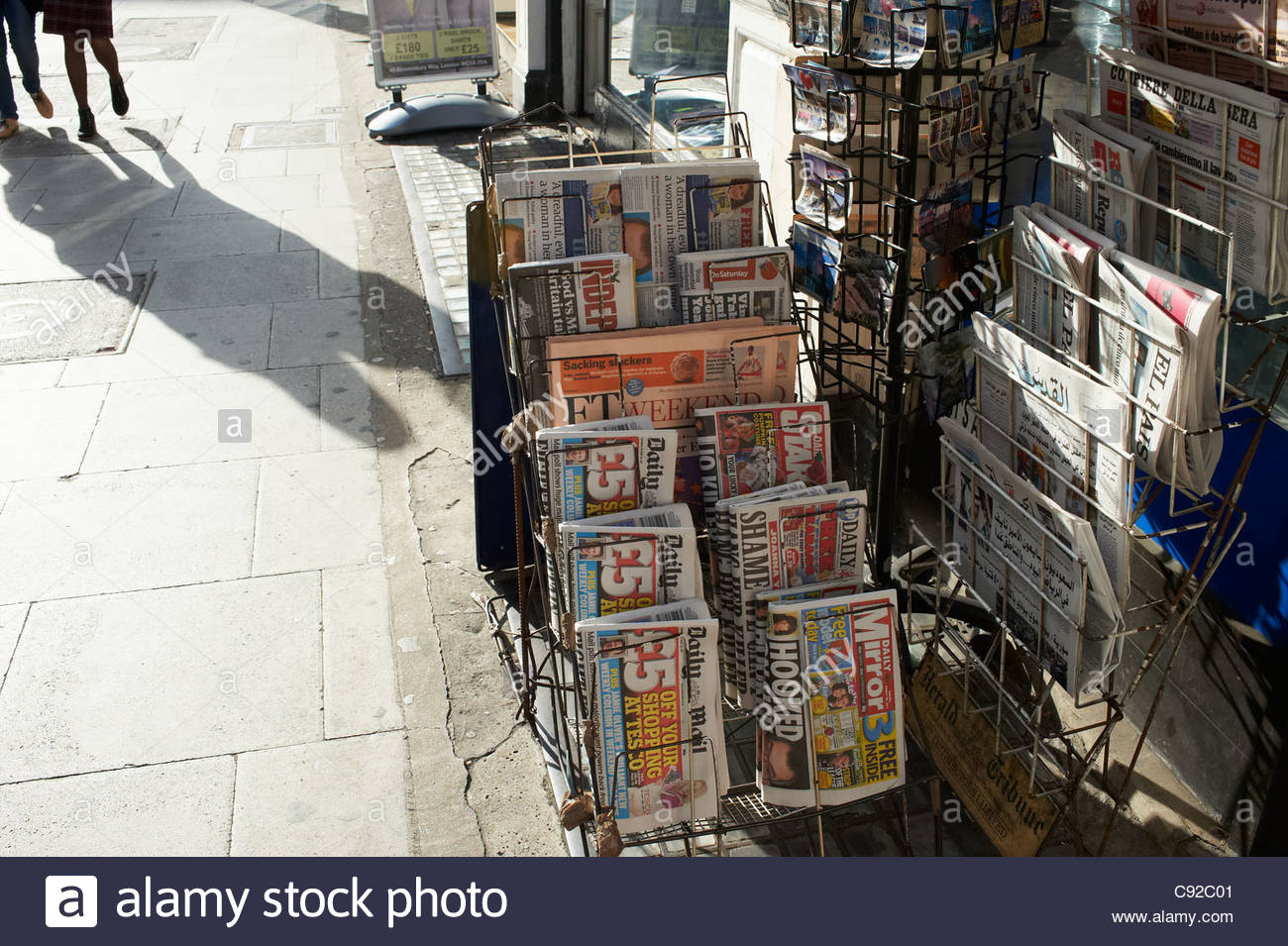 Newspaper Stand City High Resolution Stock Photography and Images - Alamy