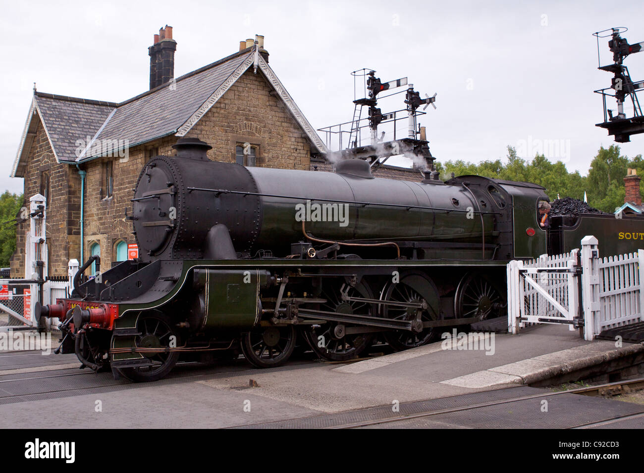 Southern Railway Class S15 Steam Locomotive 825 reversing into Stock ...