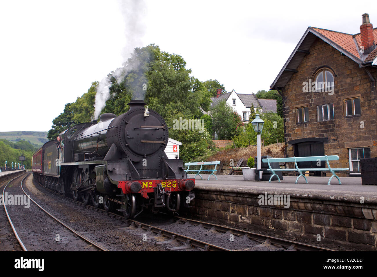 Southern Railway Class S15 Steam Locomotive 825 at the platform of ...