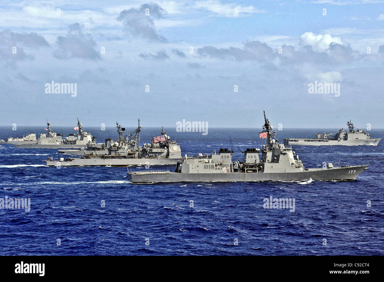 PACIFIC OCEAN (Nov. 4, 2011) U.S. Navy and Japan Maritime Self Defense ...