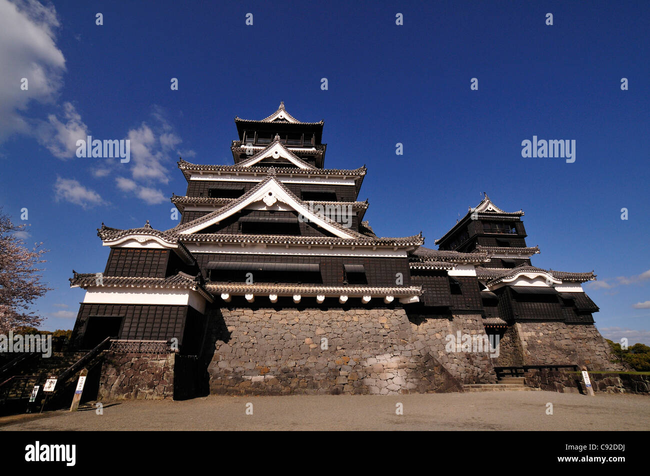 Kumamoto Castle is a 17th century Donjon Pagoda style castle. It is a ...