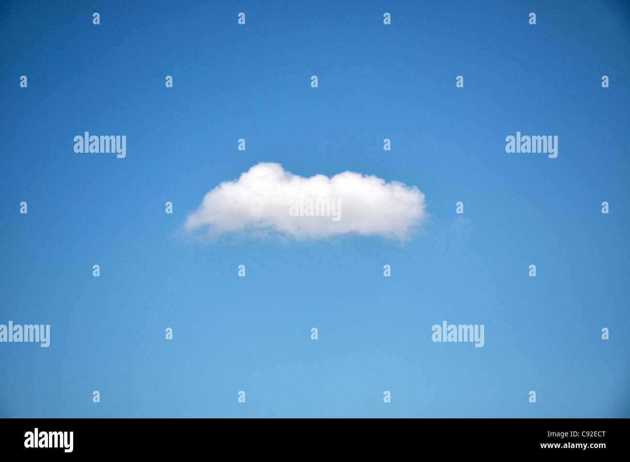 Single cloud in the sky hi-res stock photography and images - Alamy
