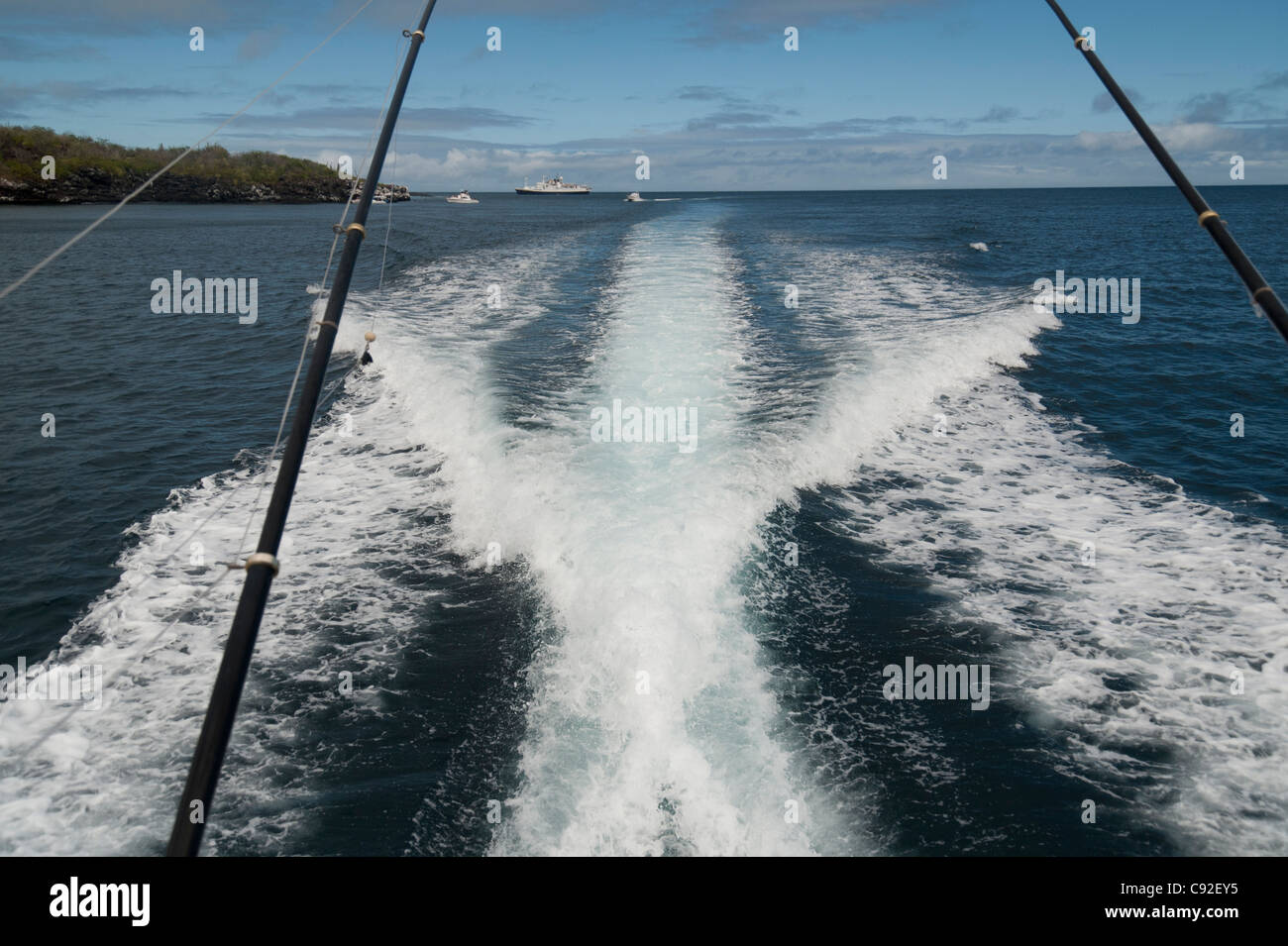 Cruise ship pacific ocean wake hi-res stock photography and images - Alamy