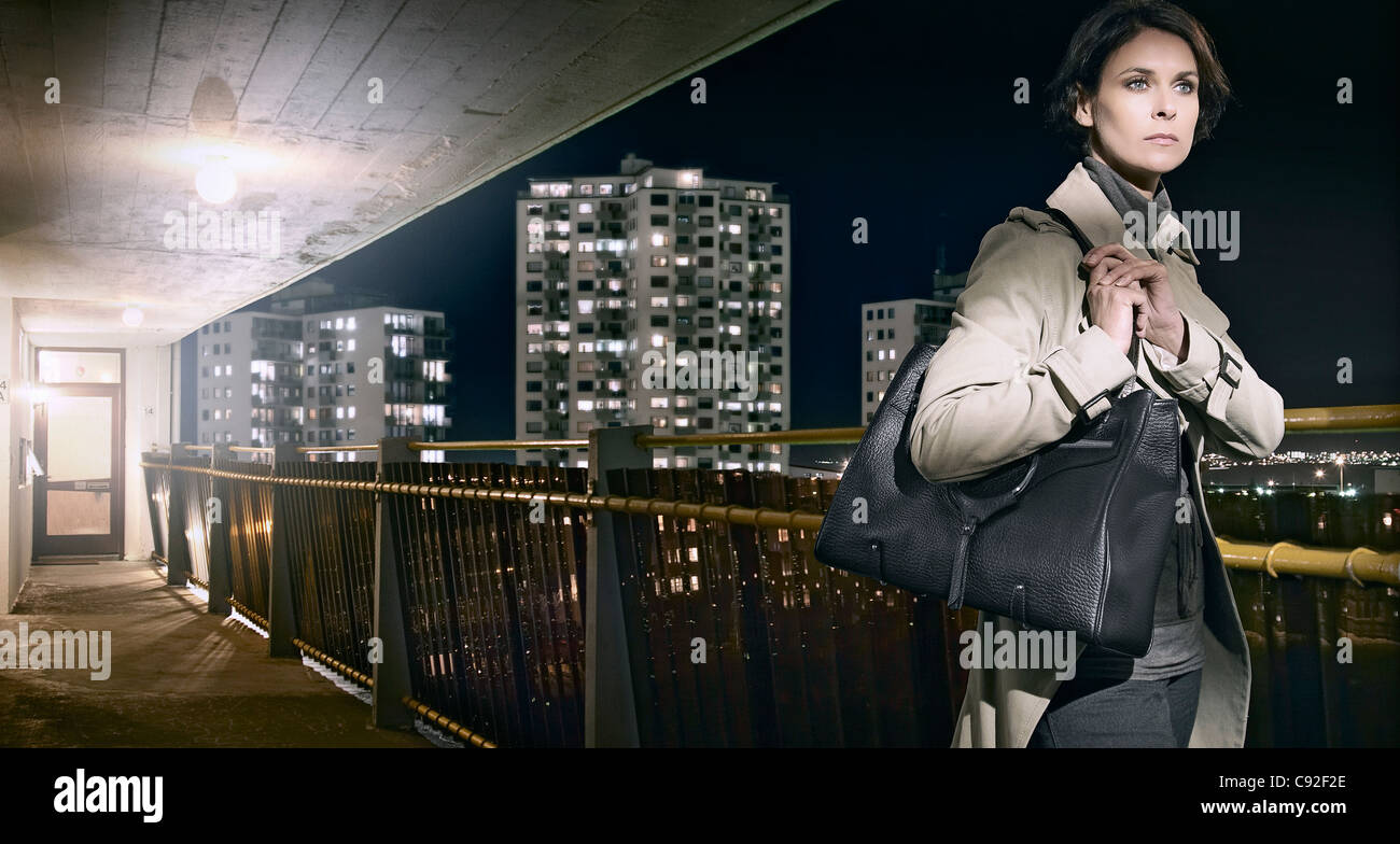 Woman at night exterior hi-res stock photography and images - Alamy